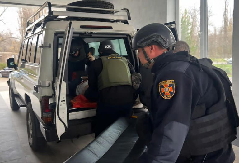 Russia hits Ukrainian city of Nikopol with artillery, casualties reported