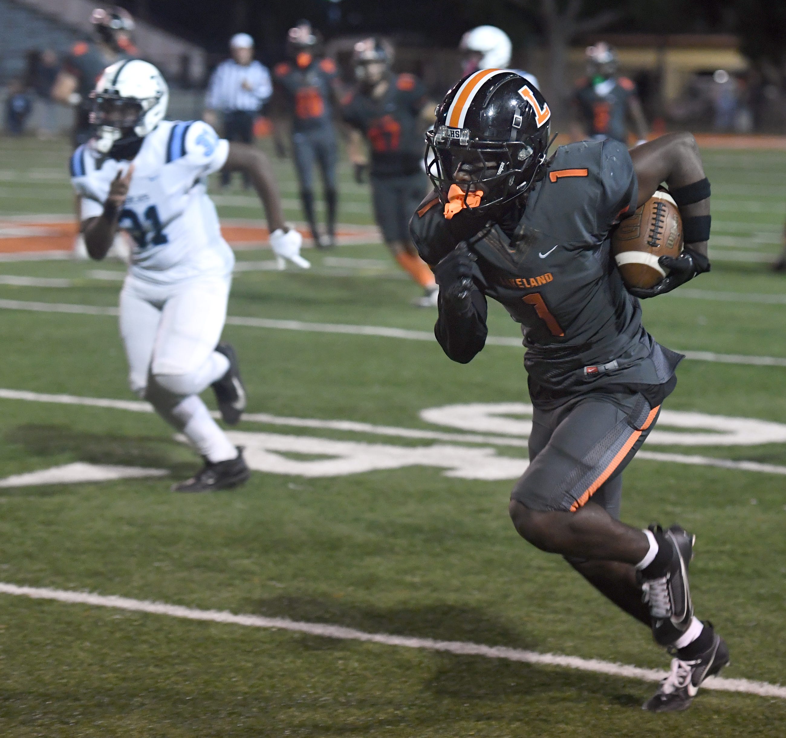 Vote for this week's Tremendous 10 poll, lead by playoff football standouts