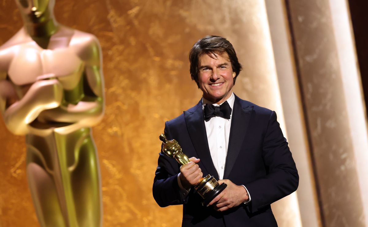 Tom Cruise Receives Long-Awaited Honorary Oscar at Governors Awards
