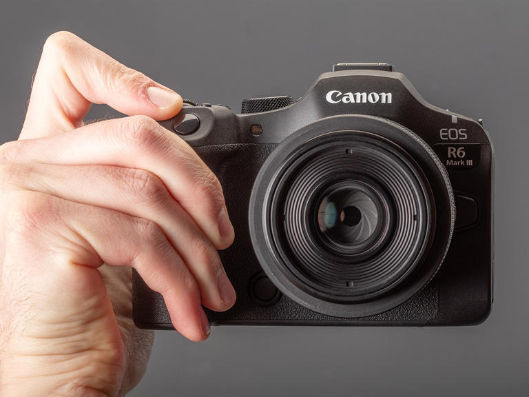 Canon EOS R6 III vs EOS R5 II: how much of a difference is there?