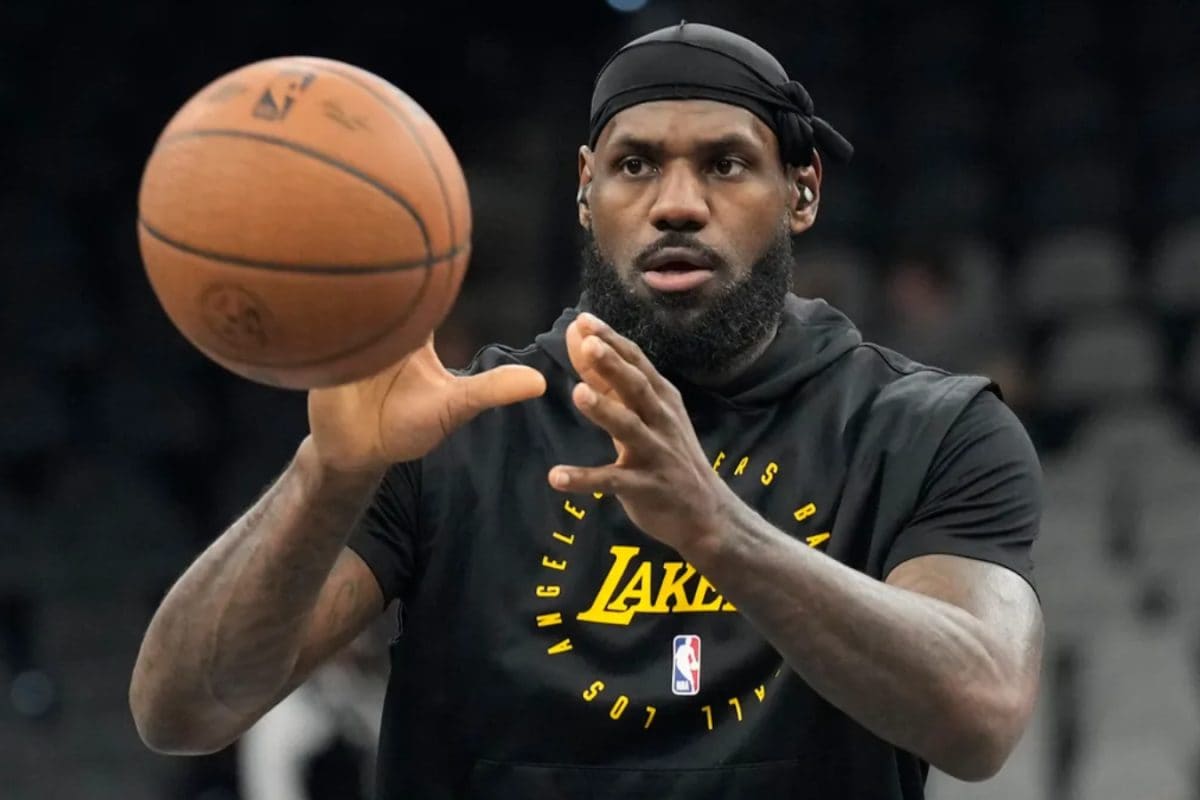 The King’s Comeback Imminent? LeBron James Returns To Lakers' Training ...