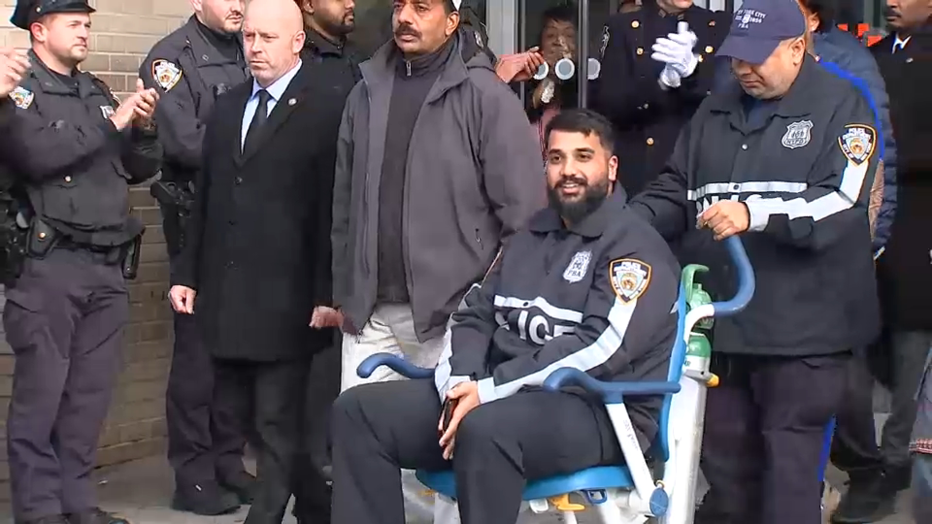 Neighbor dispute leaves 2 dead, NYPD officer shot in Brownsville