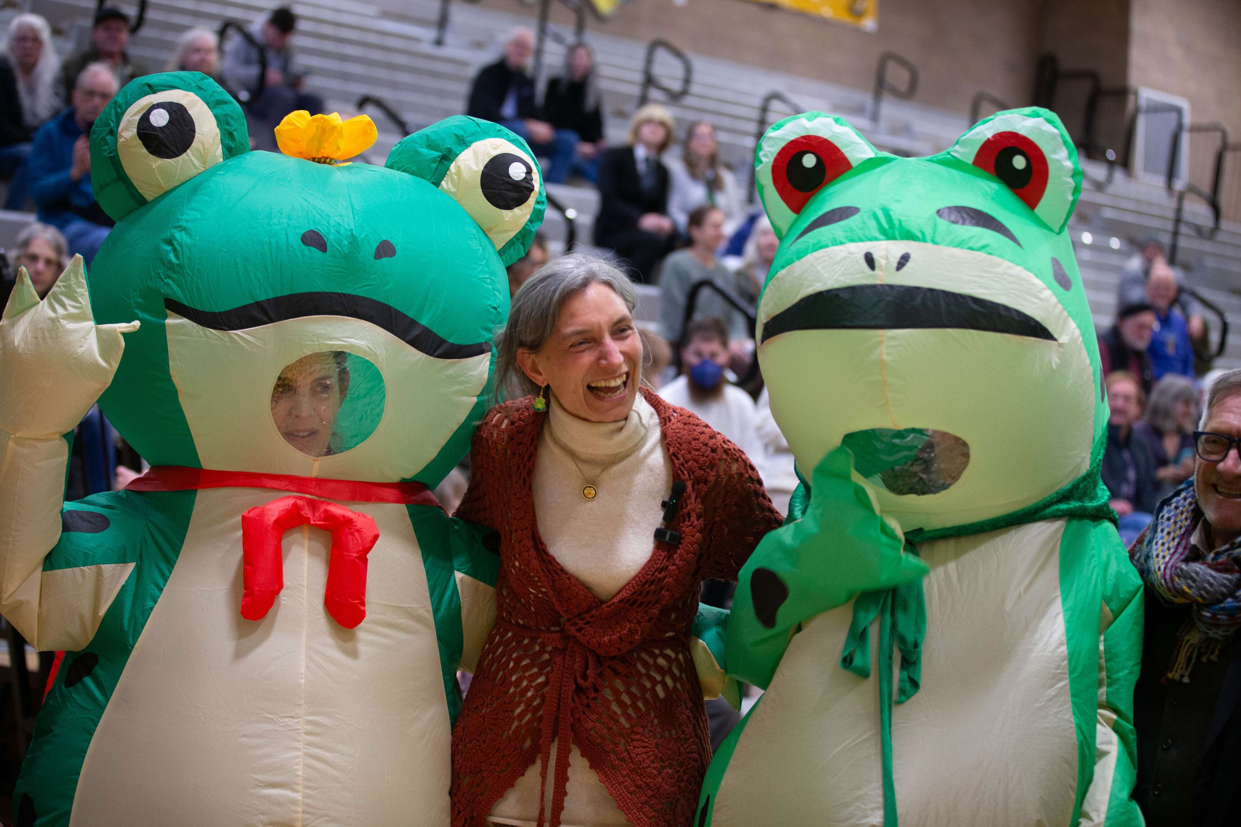 This Oregon congresswoman is wearing frog earrings to support ...