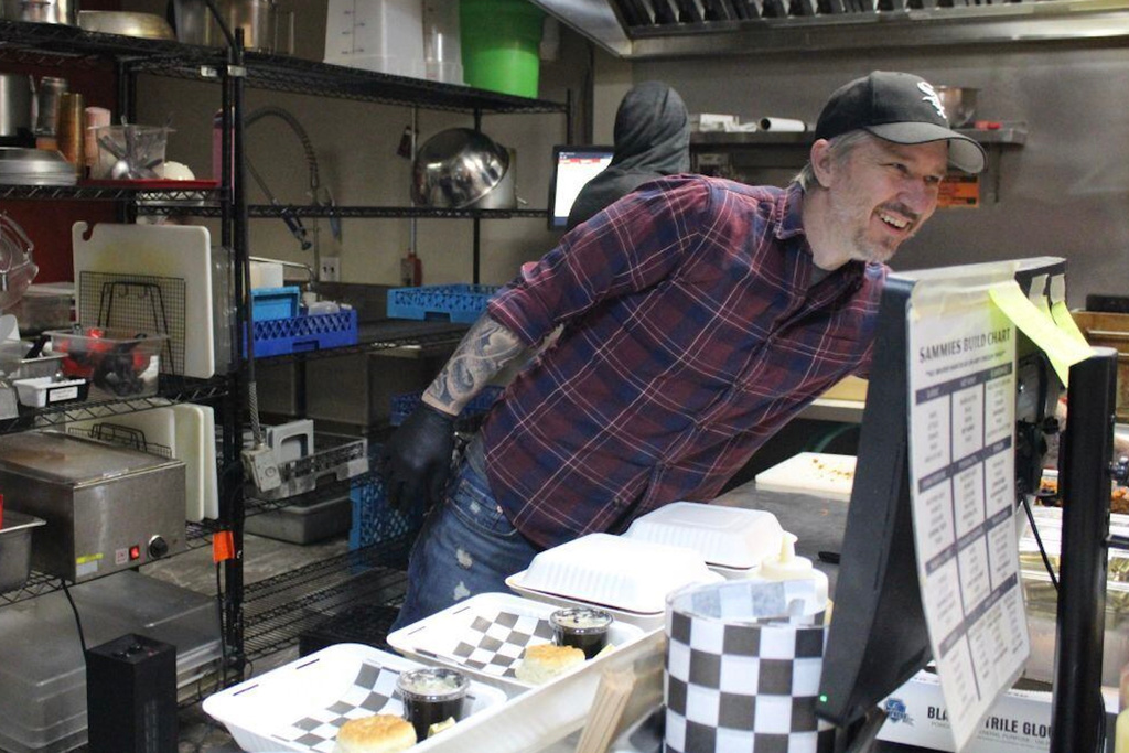 ‘Where did all the staff go?’: Maine restaurant owners blame the ...