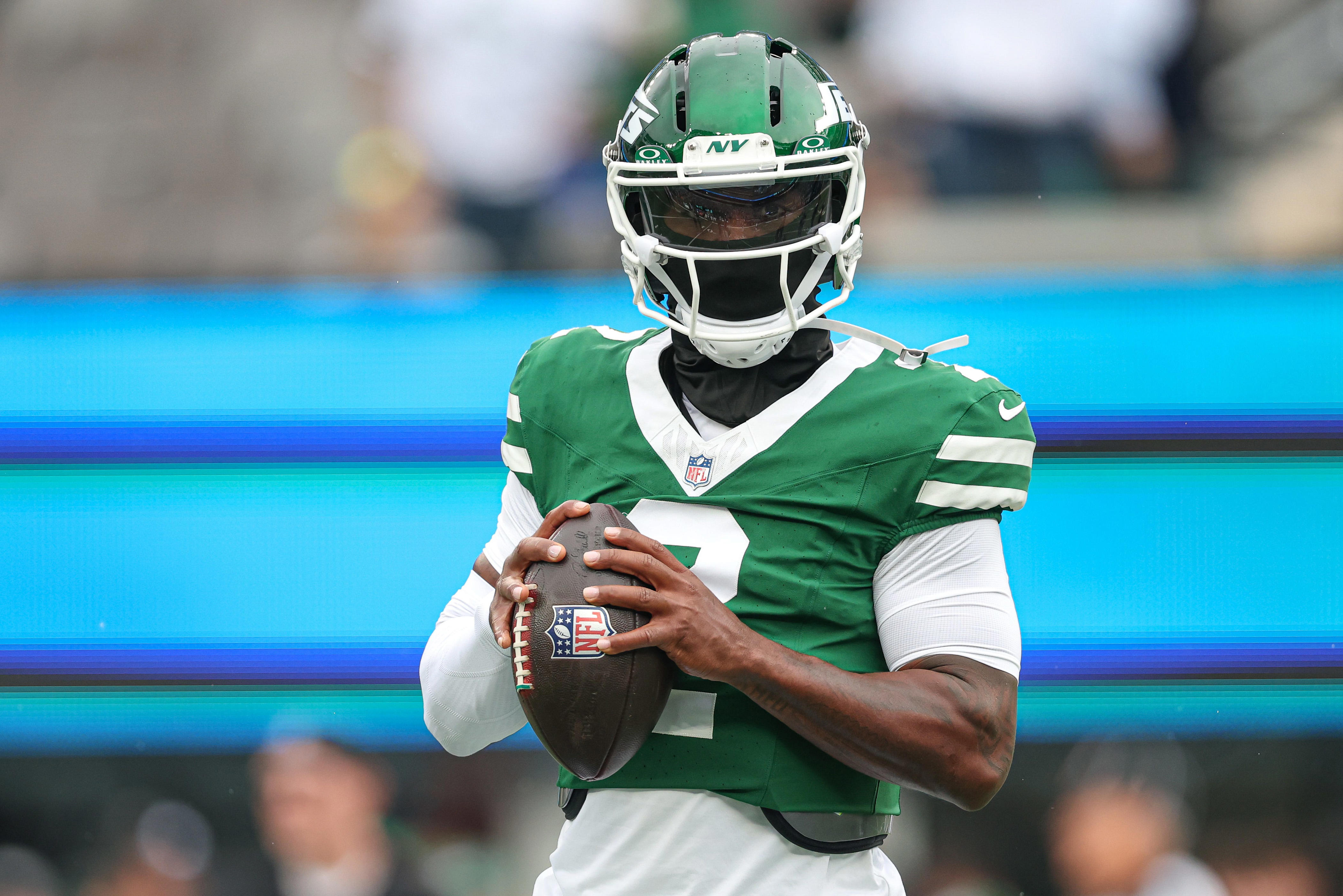 Jets bench QB Justin Fields in favor of Tyrod Taylor ahead of matchup ...