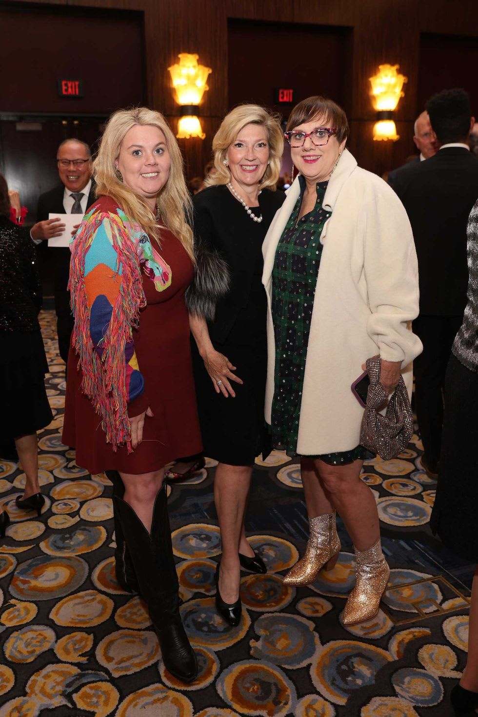 Astros legend Jeff Bagwell helps Houston nonprofit raise $1 million