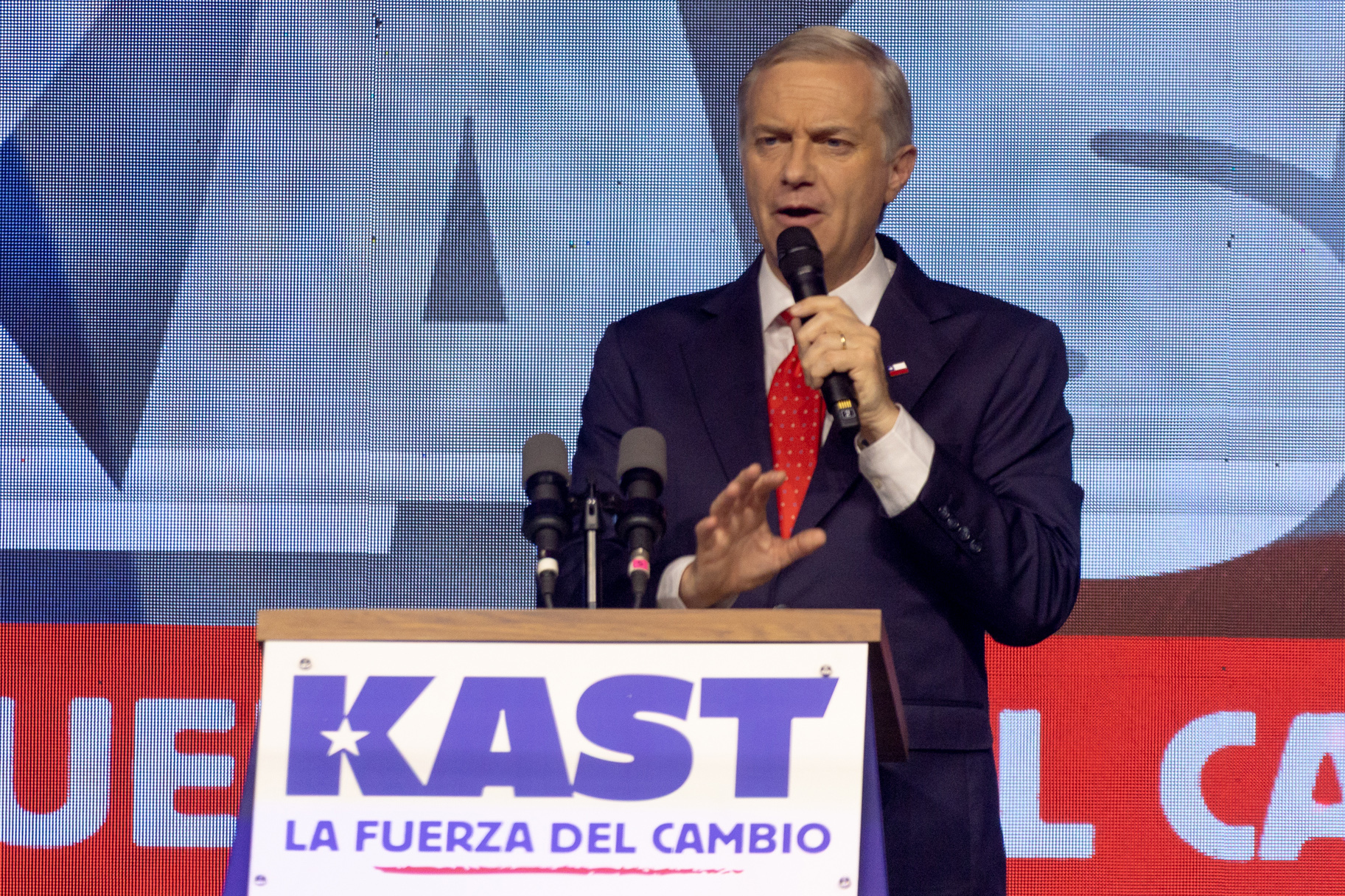 Kast acogerá a cualquiera que apoye "las ideas de la libertad", de cara ...