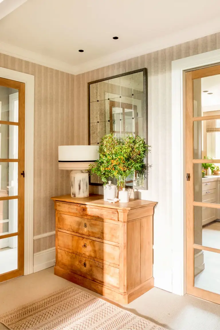 Consejos top de la interiorista Emma Guillén para un recibidor con estilo