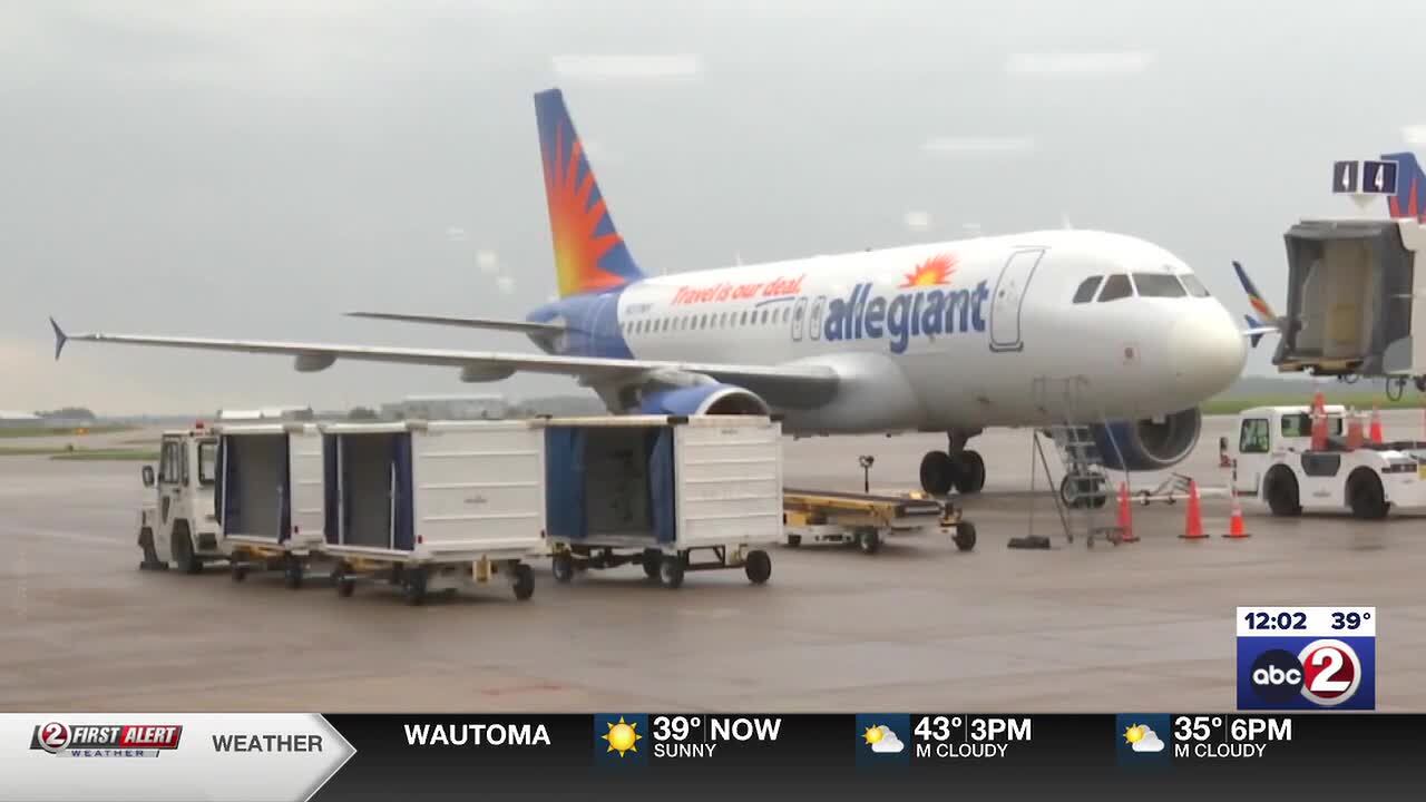 Allegiant pilots plan picket at Appleton airport