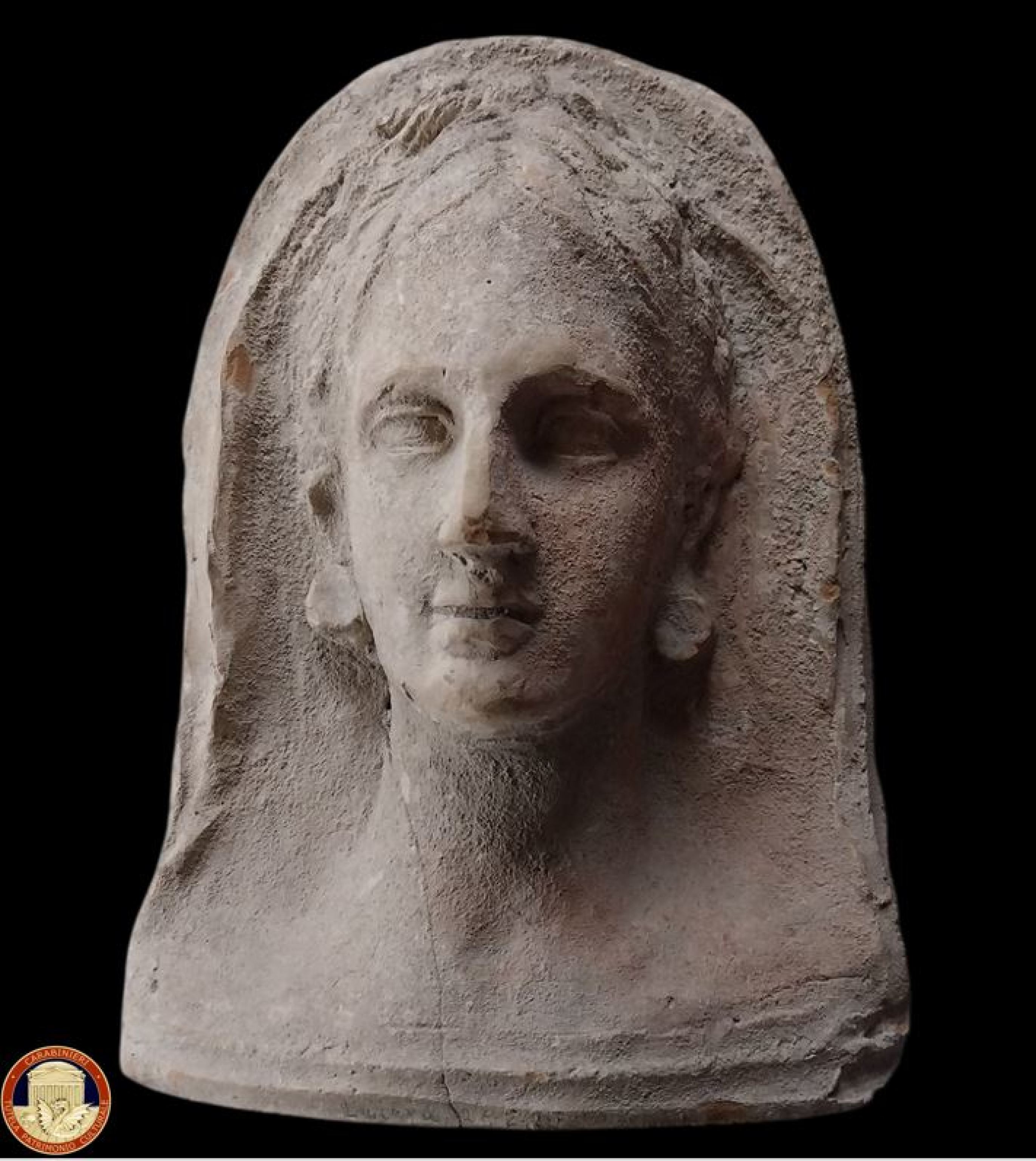 Restituiti 98 reperti archeologici, da etruschi a Magna Grecia