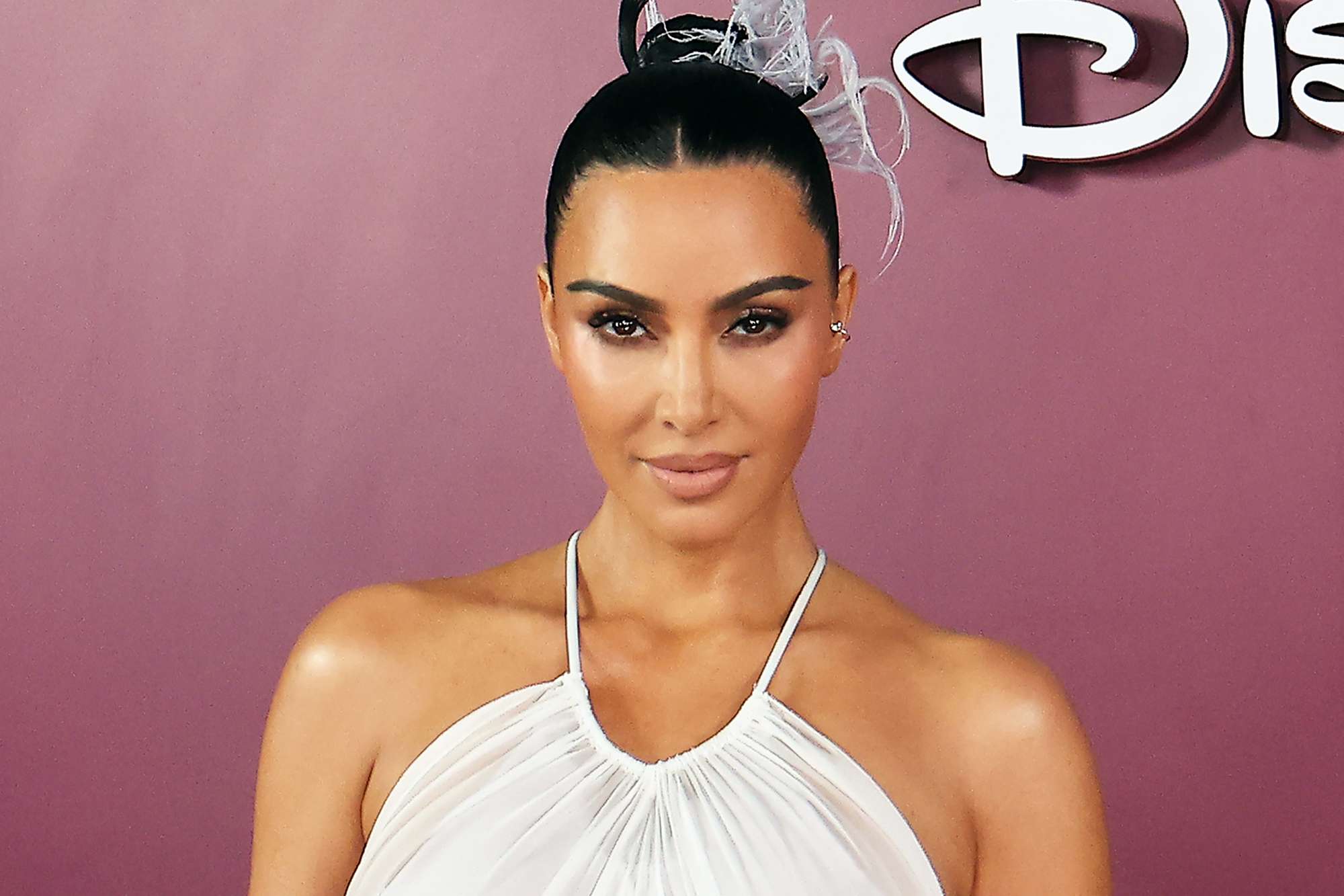 Kim Kardashian breaks down in tears while documenting failed bar exam ...