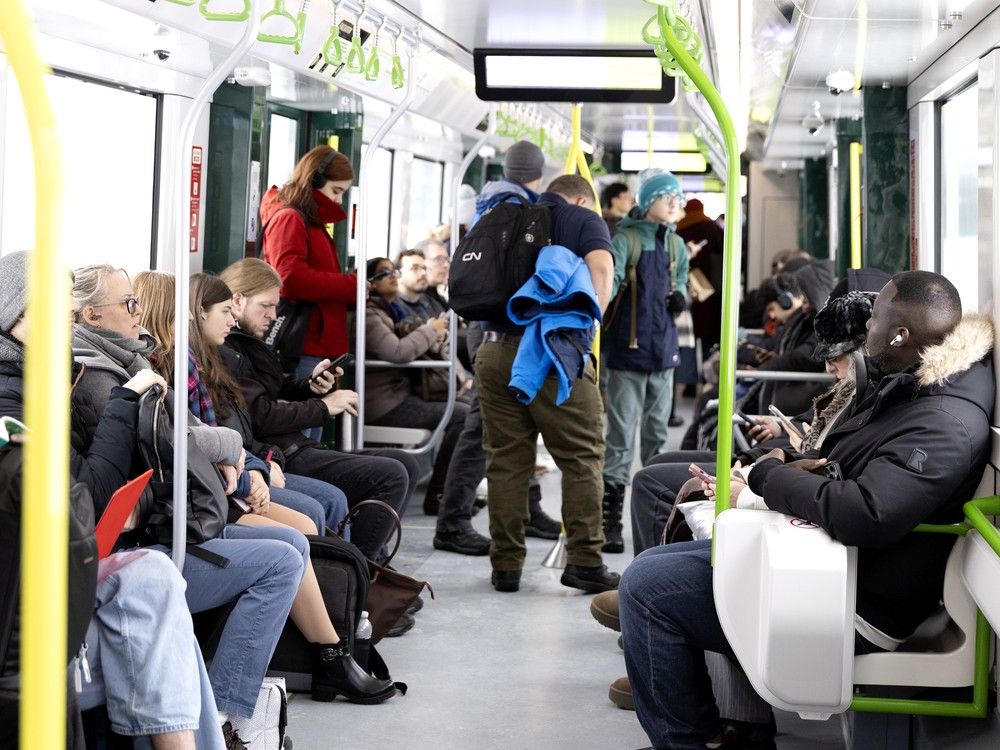 'Really, really good': Happy commuters flock to REM's Deux-Montagnes line