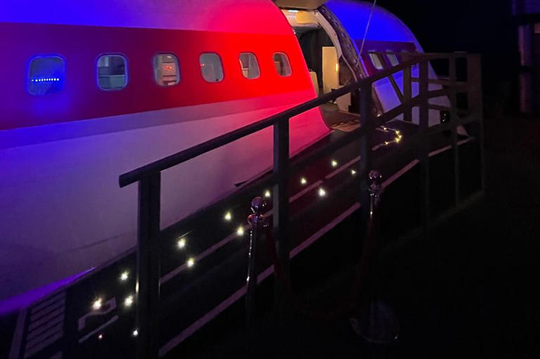 You can now buy a real Boeing 747 used to 'fly' to airports around the ...