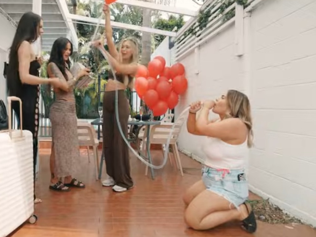 Aus leader quits after daughter in doco