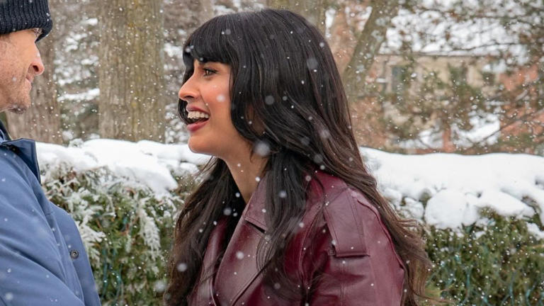 'A Merry Little Ex-Mas' Cast and Character Guide: Who's Who in Netflix ...