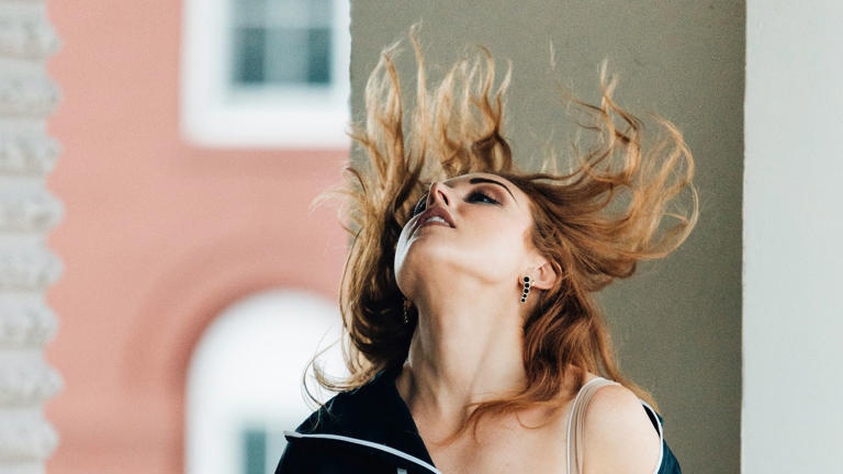 10 actions que les femmes font et que les hommes trouvent très ...