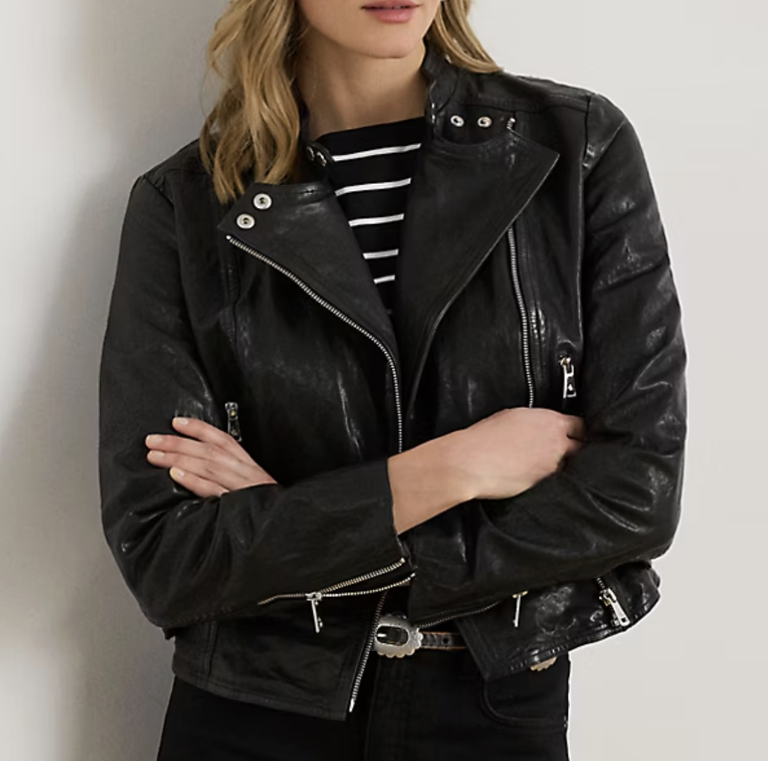 Kaia Gerber's Unlikely Ballet Flats and Winter Jacket Pairing Proves ...