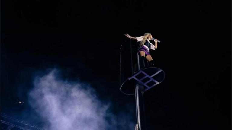 Tini Stoessel cerró la última función de Futttura en Buenos Aires con ...