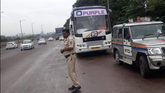 Pune traffic police enforce new curbs on private luxury buses