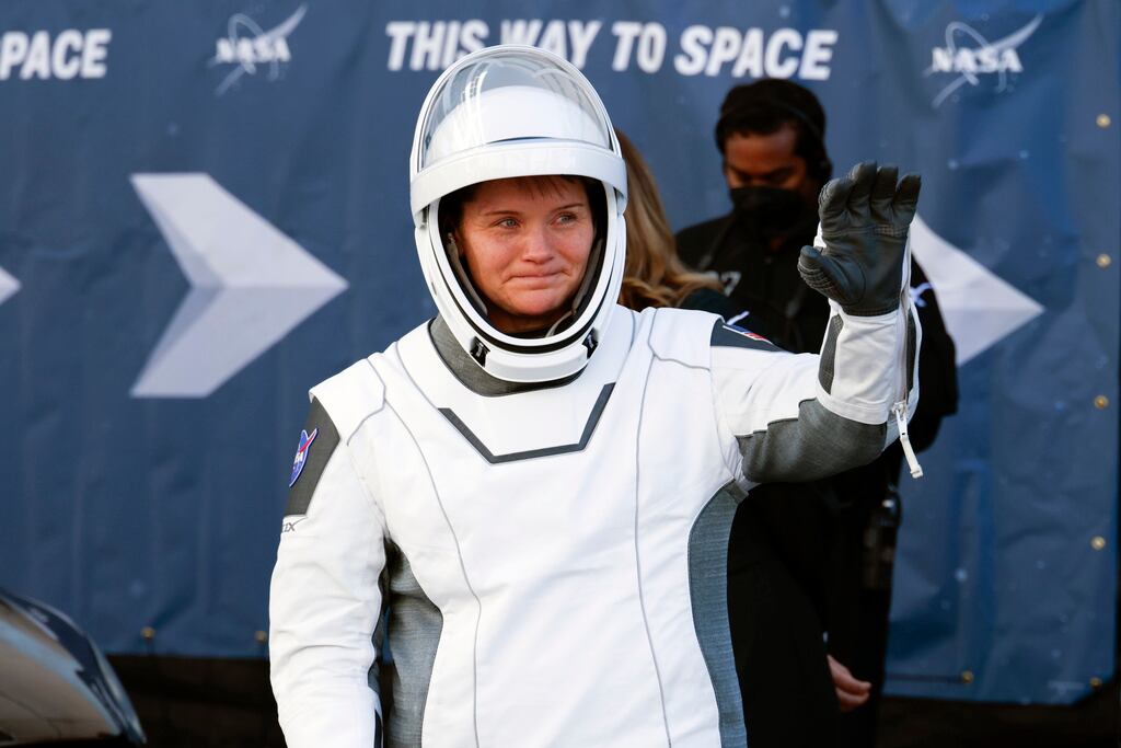 Kansas woman admits to making false reports, claiming astronaut wife ...