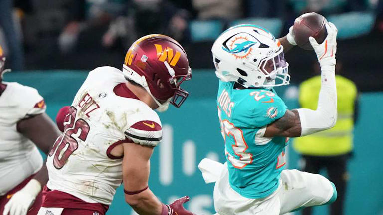 Dolphins Monday Notes: Bye Week Plans, Saunders Update, Jones Celebration