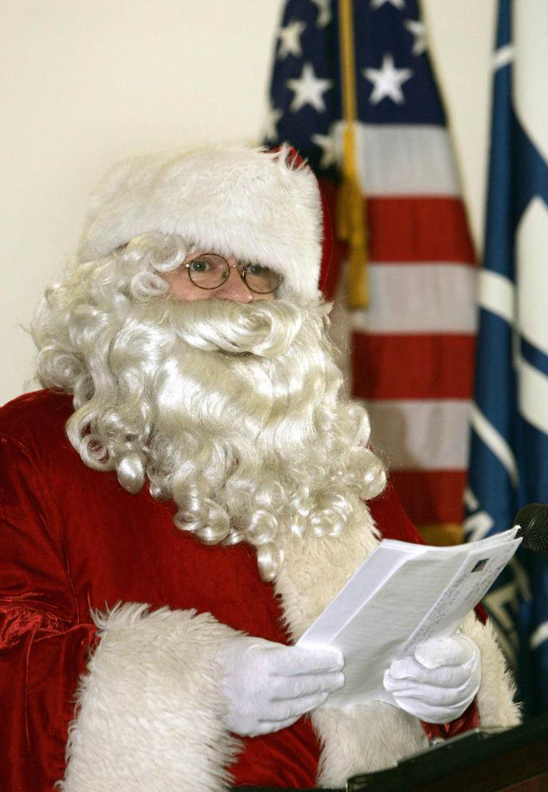 Want to write a letter to Santa? USPS program is now open.