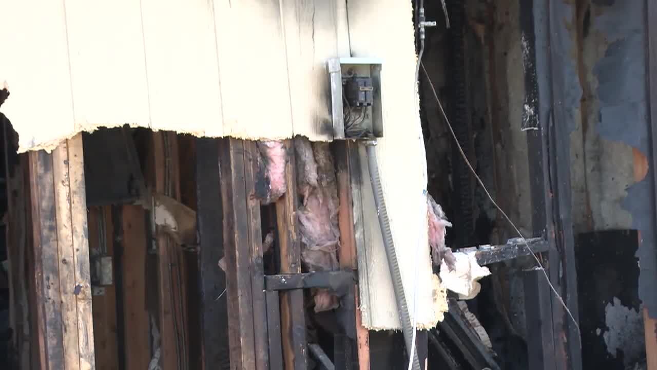 2 fires damage downtown Laredo building, auto workshop