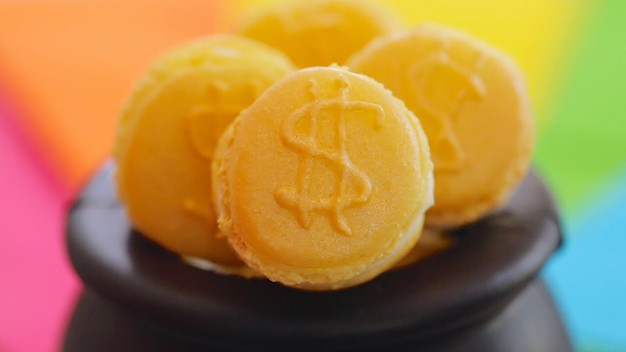 French Macaron Pots of Gold for St. Patrick's Day - Gemma's Bigger ...