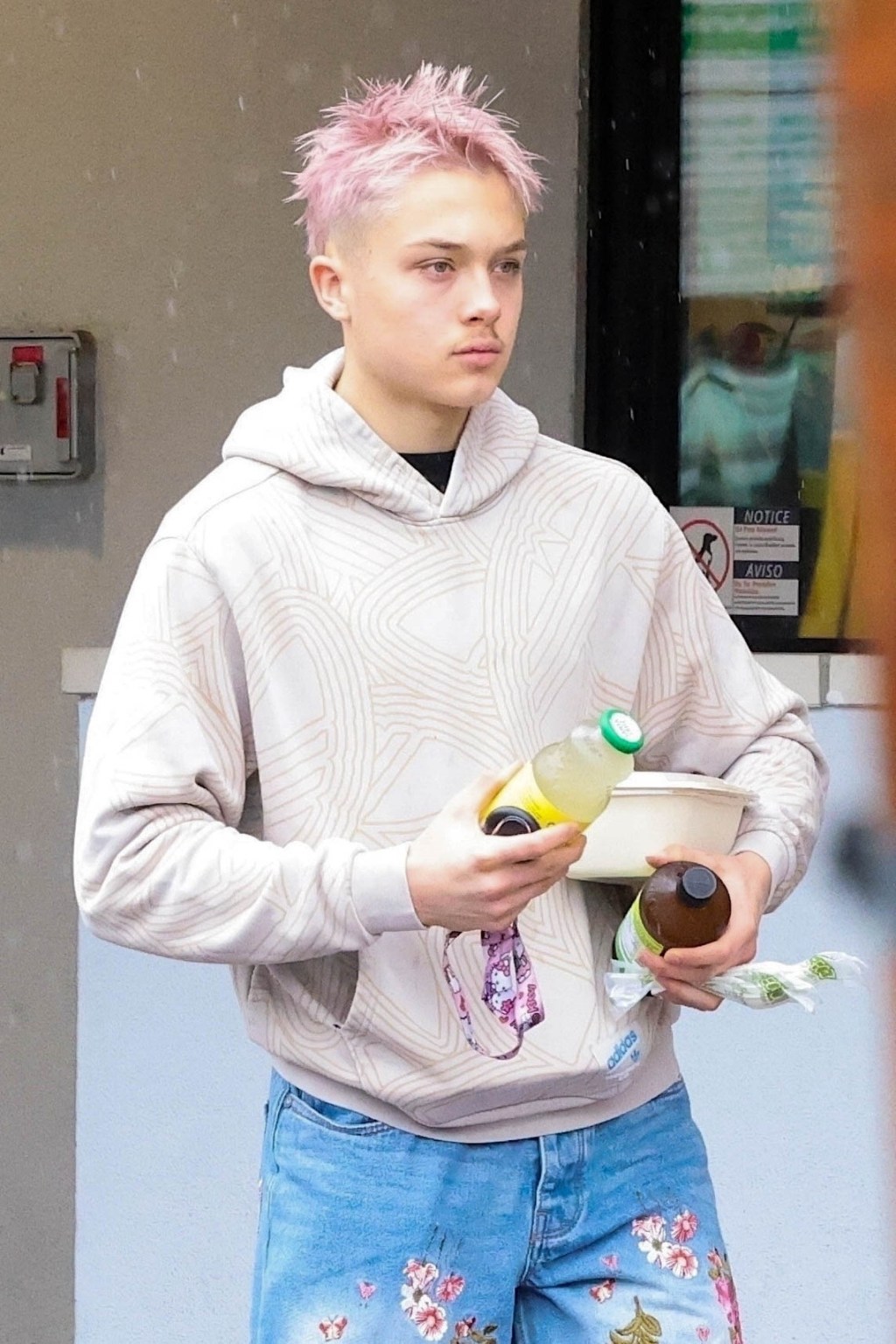 Angelina Jolie’s teenage son Knox debuts bright hair transformation ...