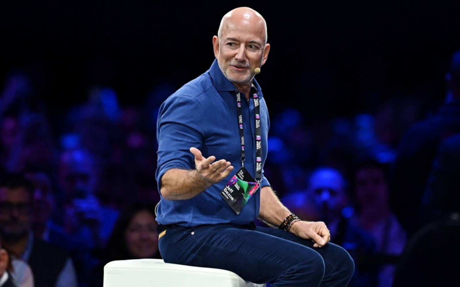 Amazon founder Bezos returns to CEO role with AI startup
