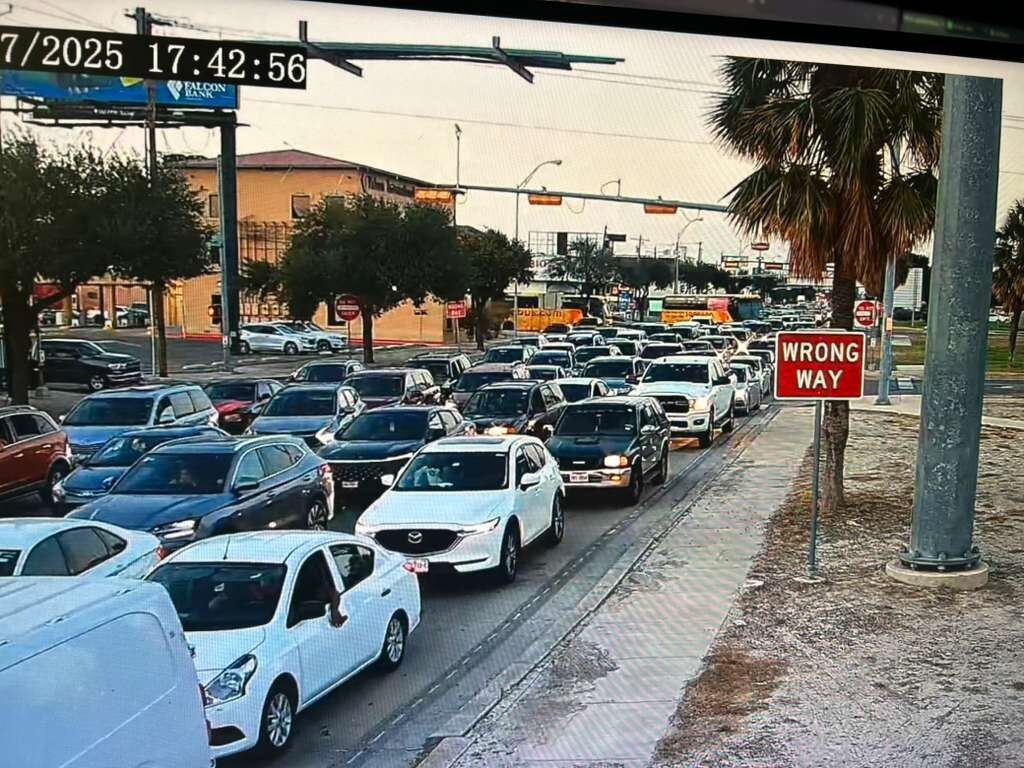 Juarez-Lincoln Bridge down to one lane