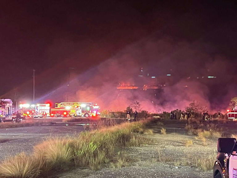 Massive Galveston County fire spares future desalination plant