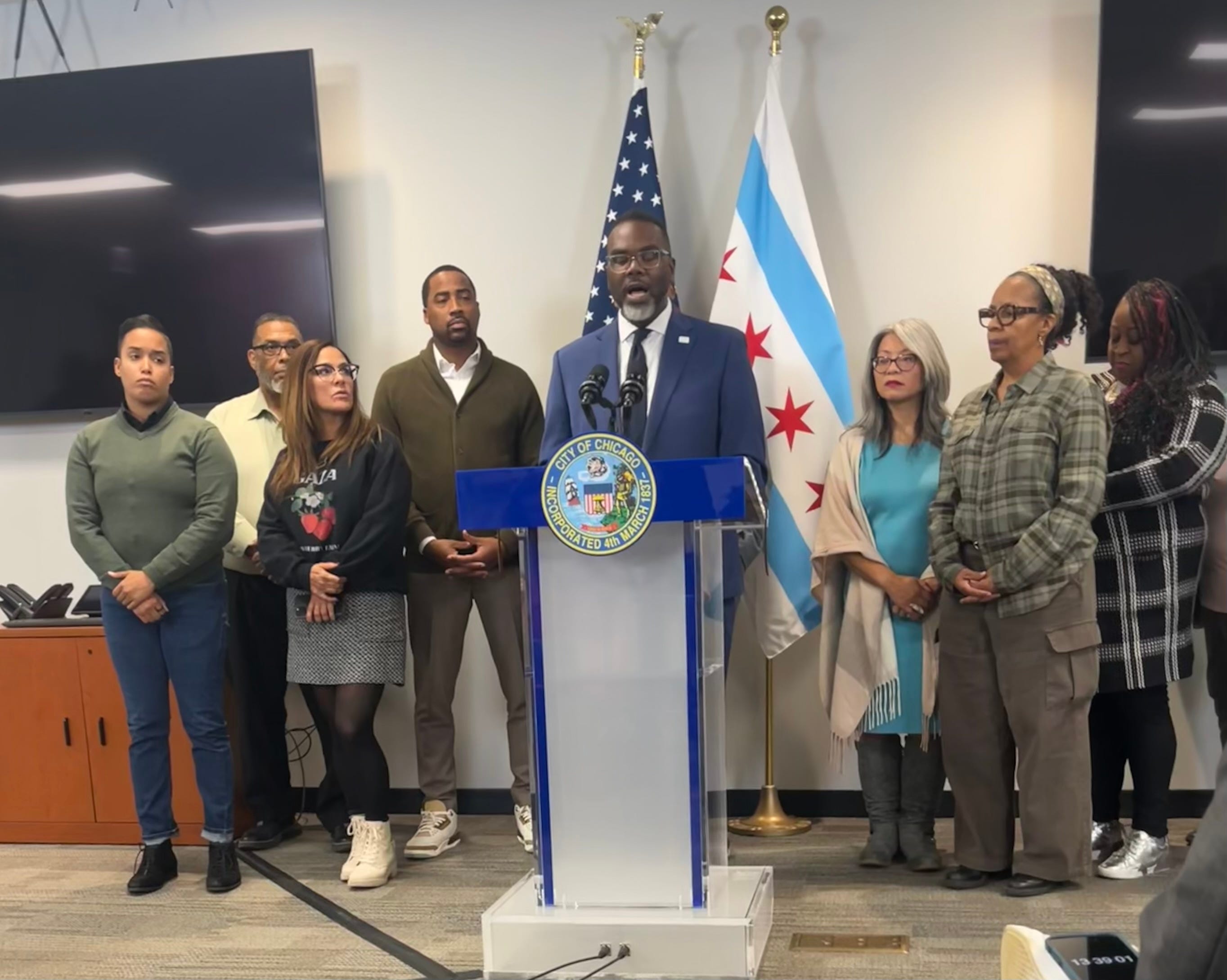 Council committee rejects mayor's budget plan