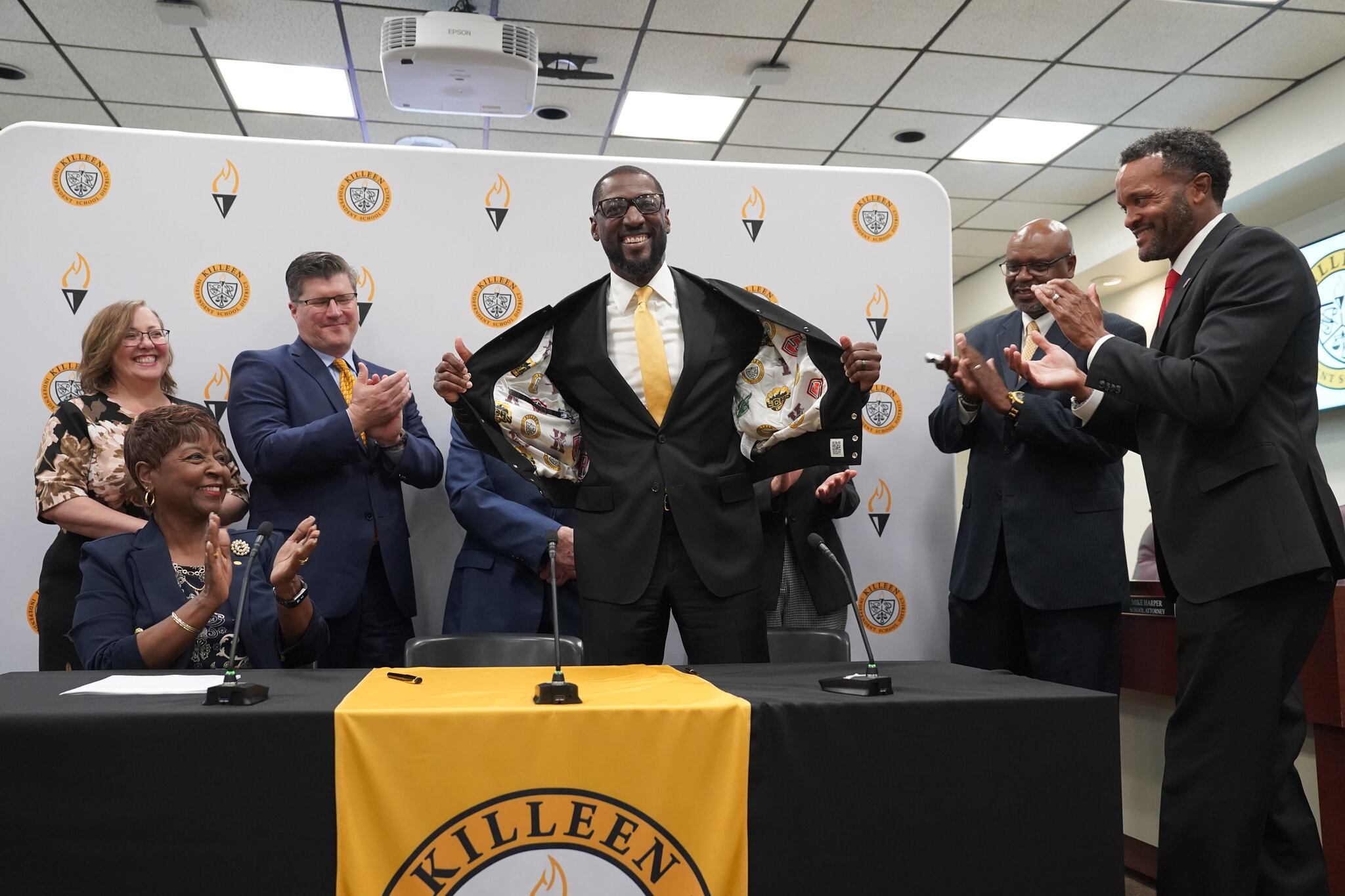 Killeen ISD board names Dr. King Davis as new superintendent