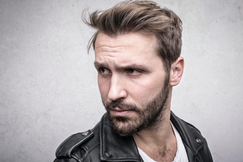 Kebalikan dari Sosok Alpha Male, Ini 10 Ciri Omega Male