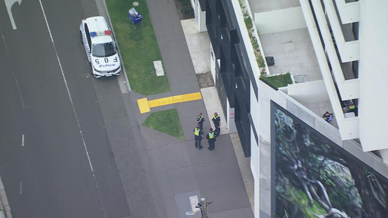 Knife-wielding teen arrested after 7am chase at Melbourne shopping centre