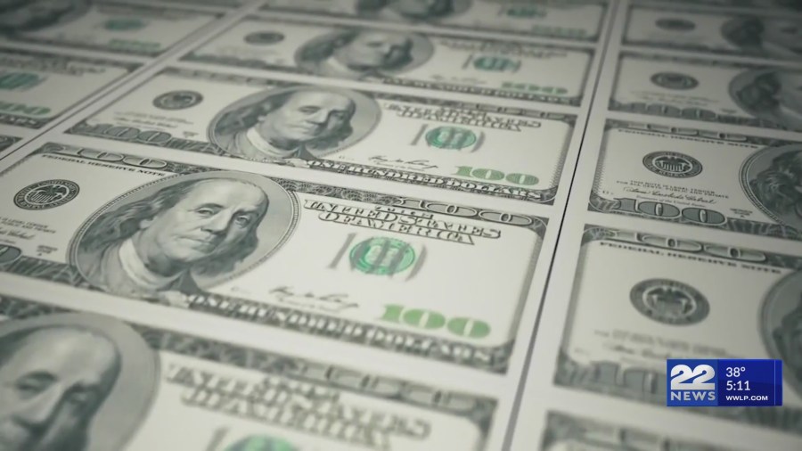 Massachusetts debates $20 minimum wage by 2029