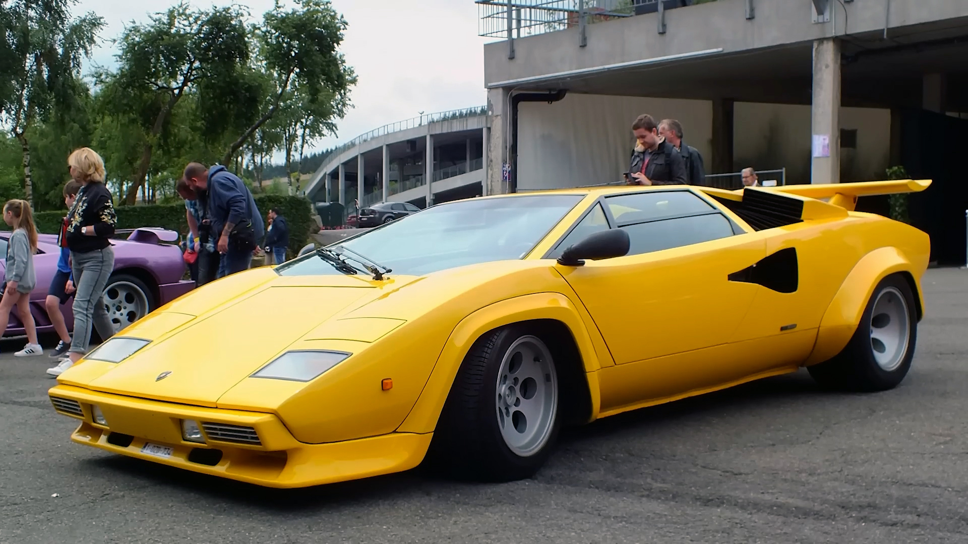 7 Cool Cars That Are Actually Terrible