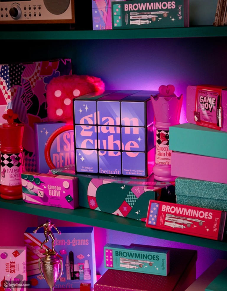 احتفلي بموسم الأعياد مع عالم Beneland من Benefit: مجموعات جمال ساحرة ...