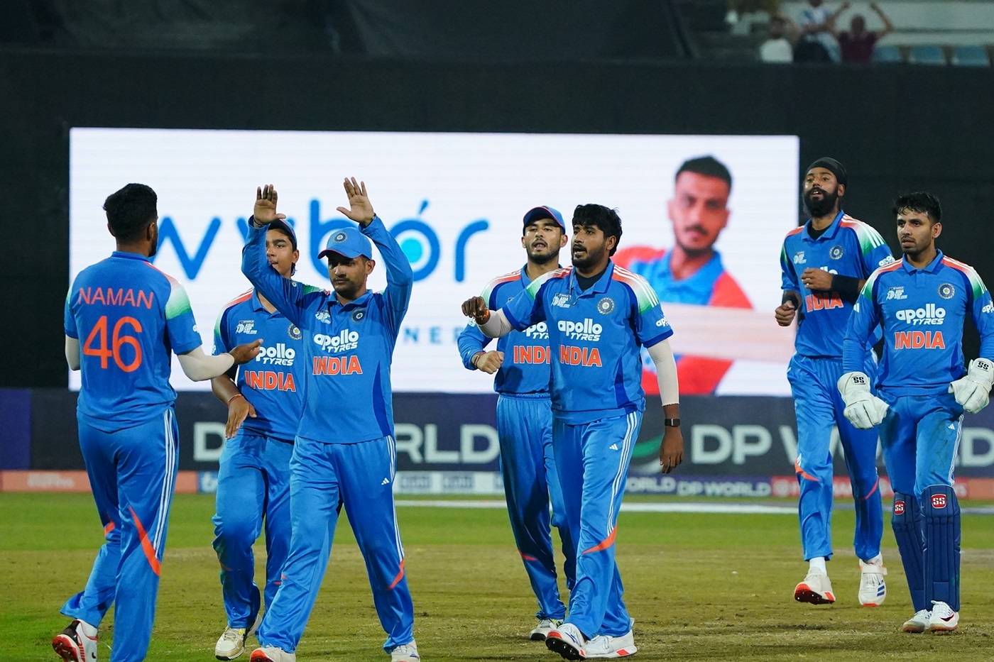 Wadhera-Dhir relay catch: out or not out?