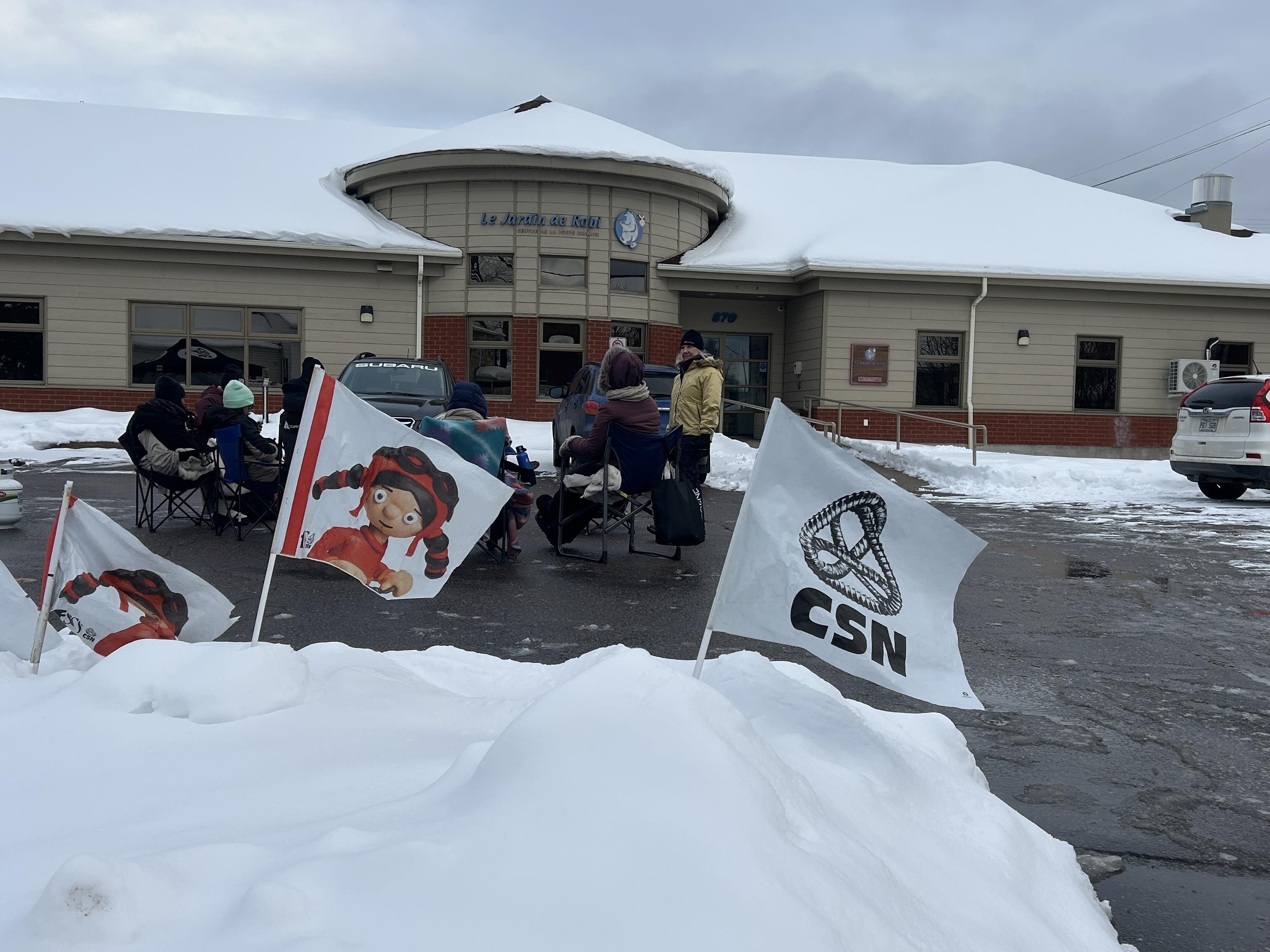 Les parents du CPE en grève Le jardin de Robi demandent le recours à l ...