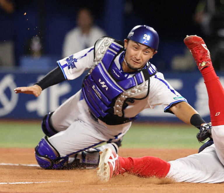 楽天 海外FA権行使のDeNA・伊藤光獲得を正式発表 今オフのFA移籍1号