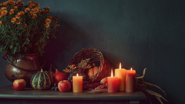 How To DIY A Simple Cornucopia Decoration For Thanksgiving