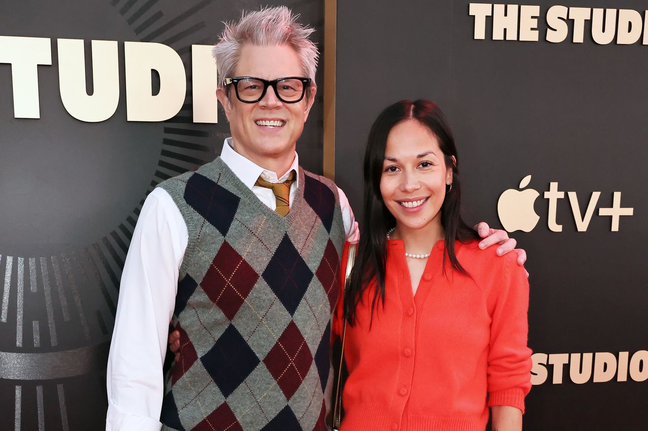 Johnny Knoxville gets married in ceremony officiated by John Waters ...