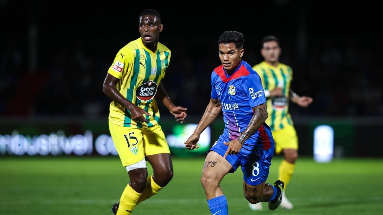 Mundial 2026: Sithole (Tondela) nos pré-convocados da África do Sul