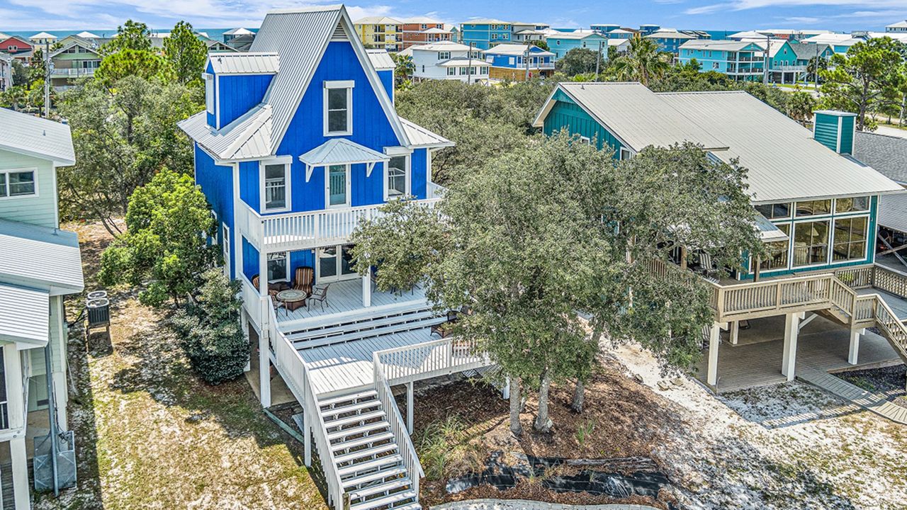 6 homes on the Gulf Coast