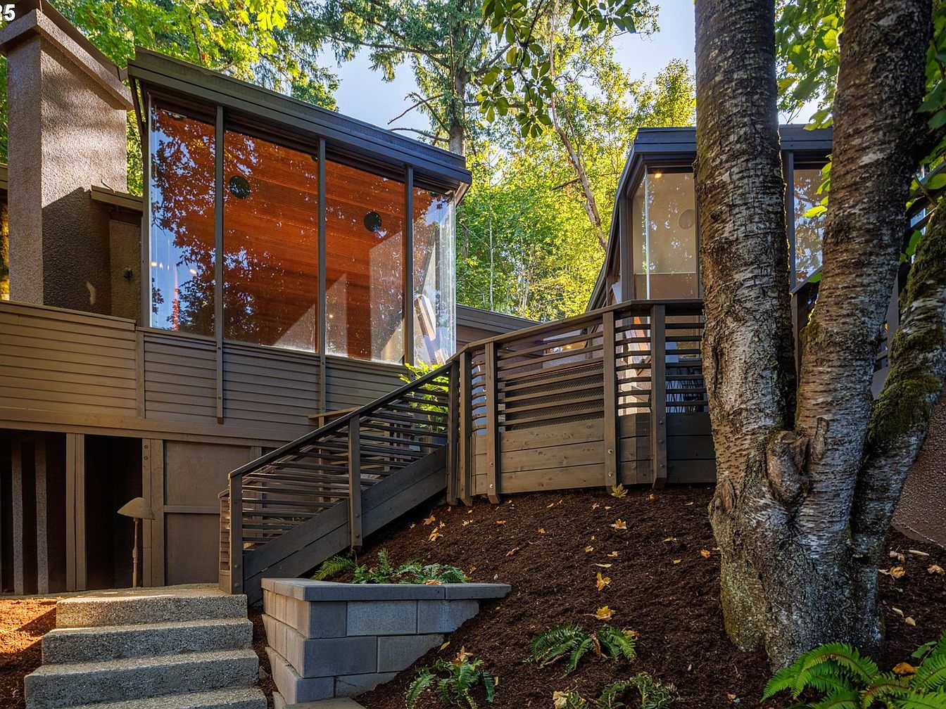 1965 Mid-Century Masterpiece in Oregon: A Treehouse Pavilion with floor ...