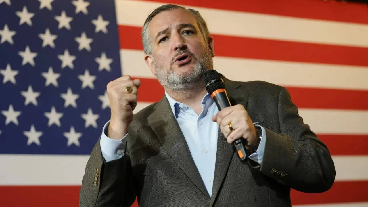 Trump Jokes About Firing Scott Bessent If He Doesn't ‘Fix’ Fed Chair ...