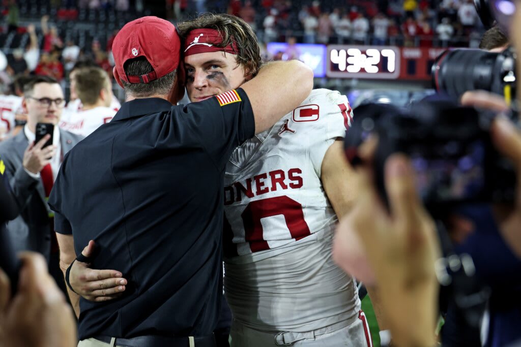SEC Week 12 Round Up: Oklahoma Shocks Bama, Georgia Crushes Texas ...