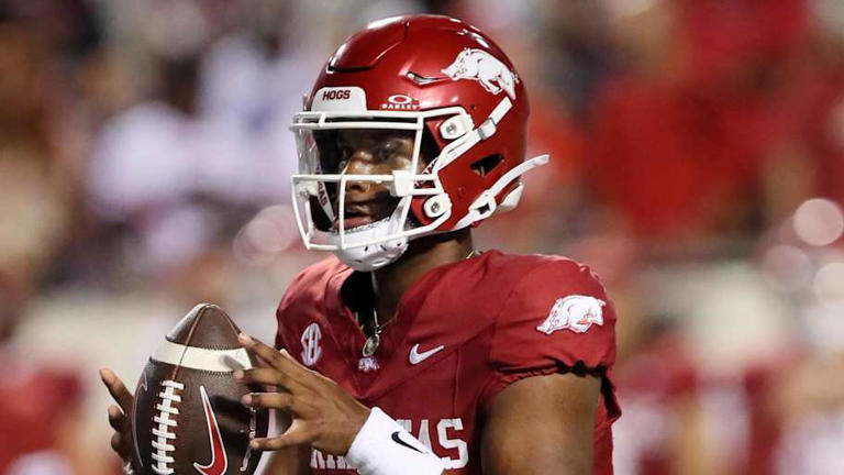 Petrino speaks on Arkansas quarterback situation ahead of Texas rivalry